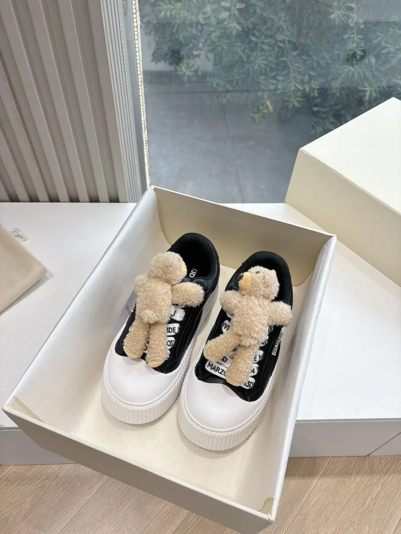 13De Marzo Shoes