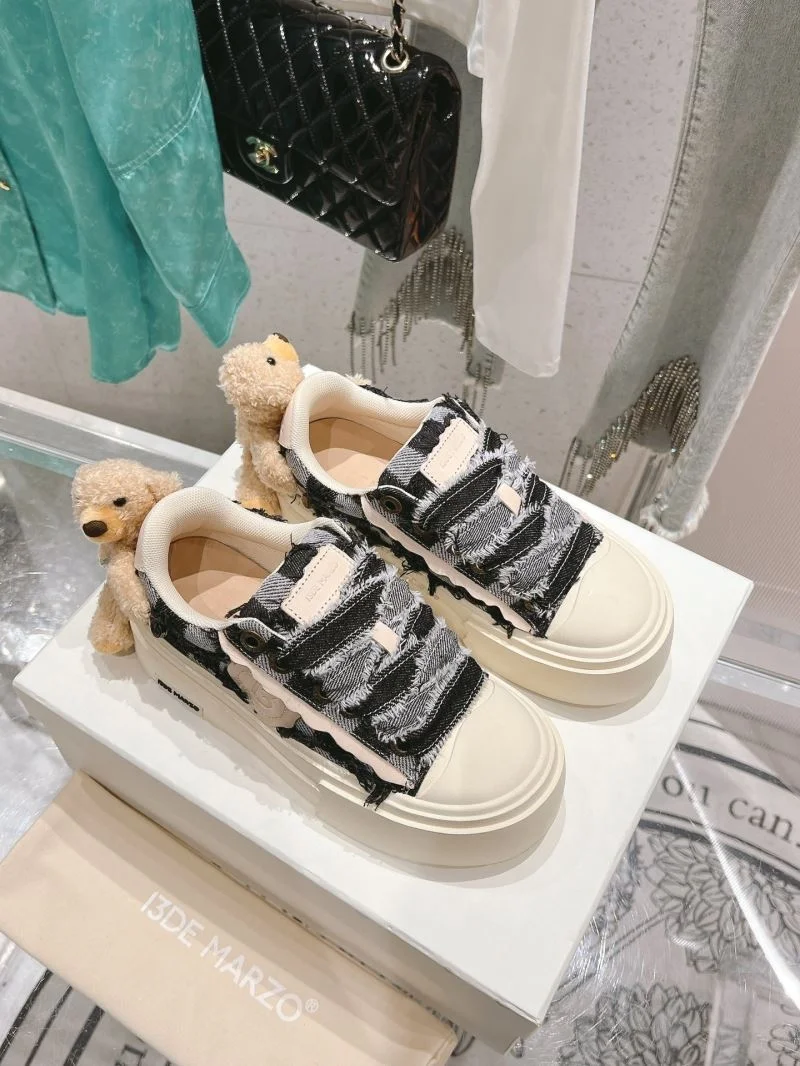 13De Marzo Shoes