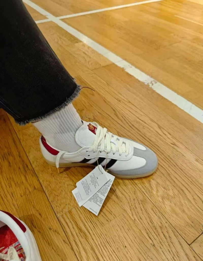 Top mirror ADIDAS SHOES