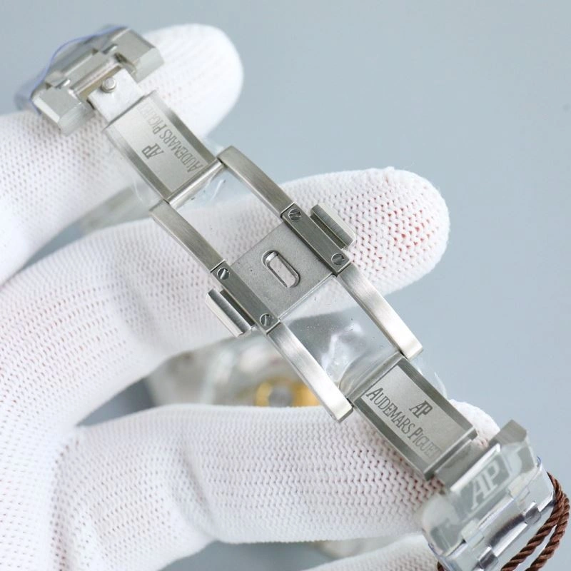 Indistinguishable AP Watches