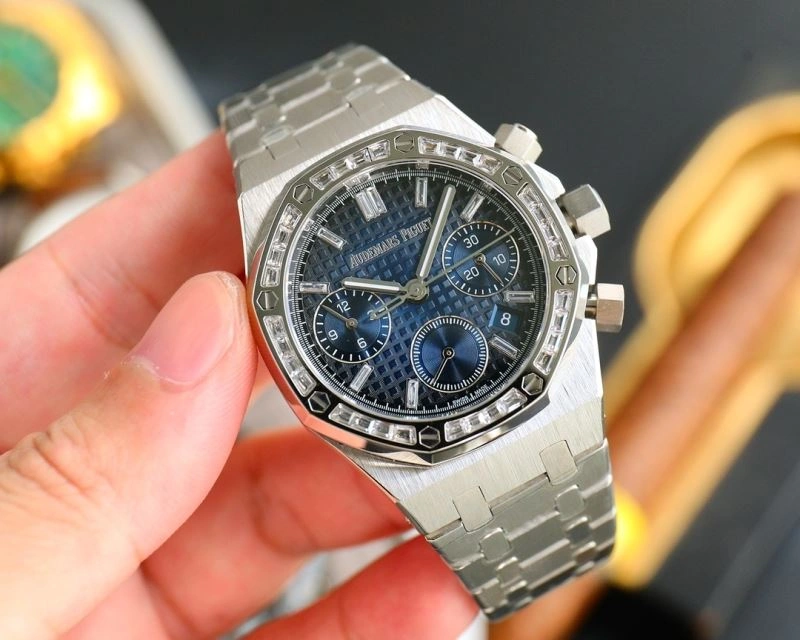 Indistinguishable AP Watches