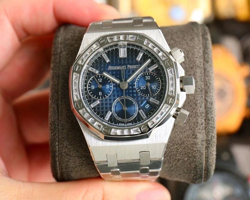 Indistinguishable AP Watches