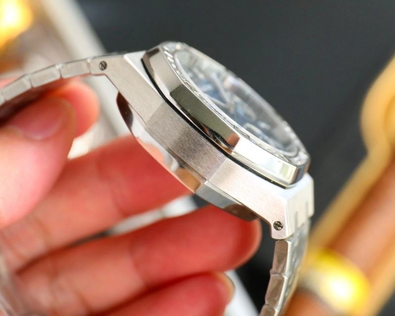 Indistinguishable AP Watches