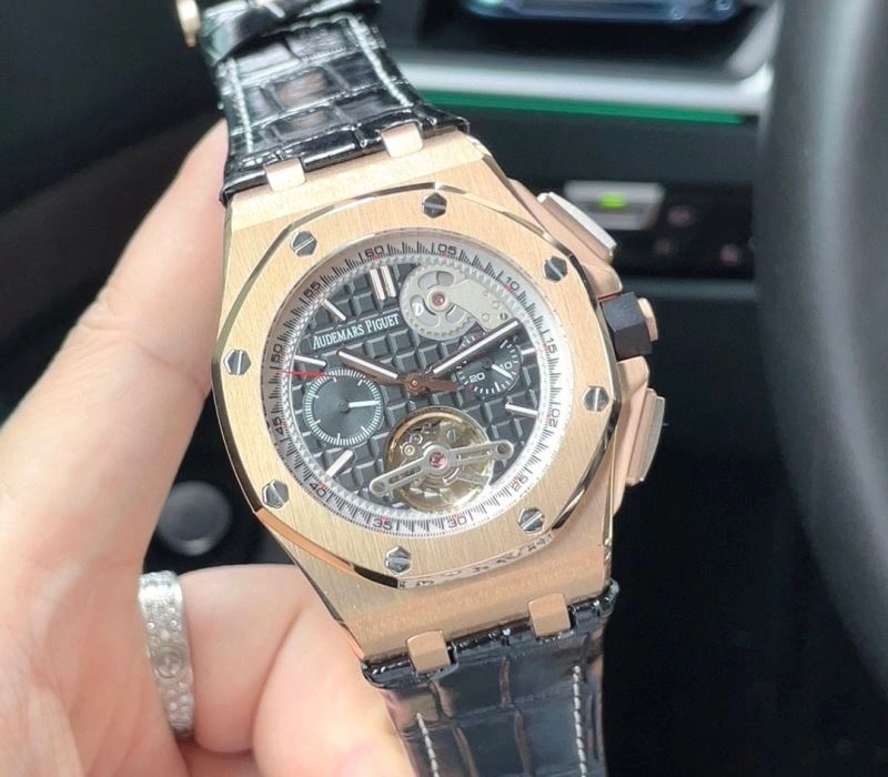 Indistinguishable AP Watches