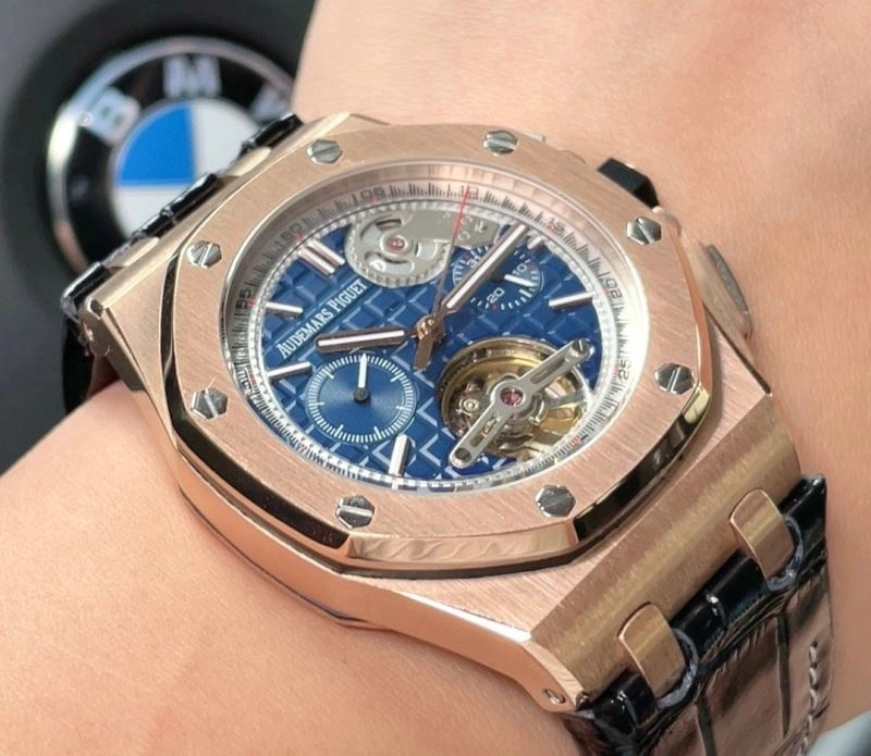 Accurate model AP Watches