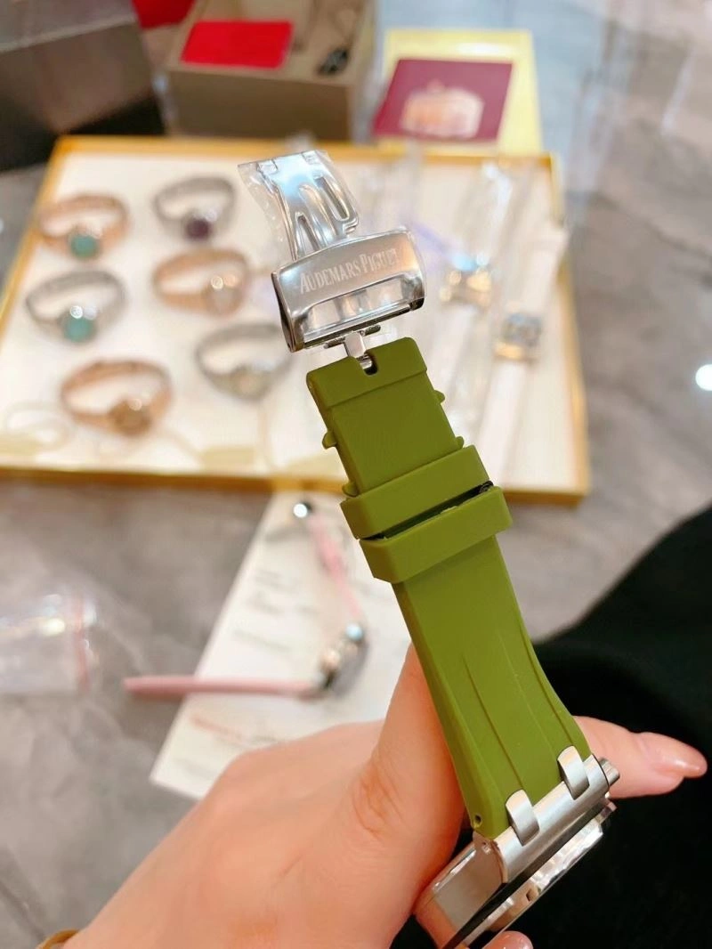 Indistinguishable AP Watches