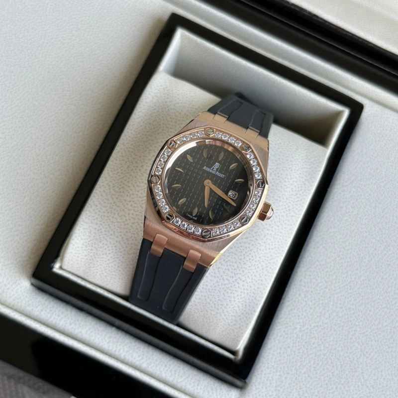Indistinguishable AP Watches