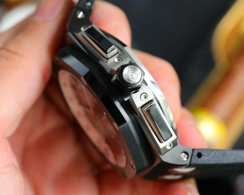 Indistinguishable AP Watches
