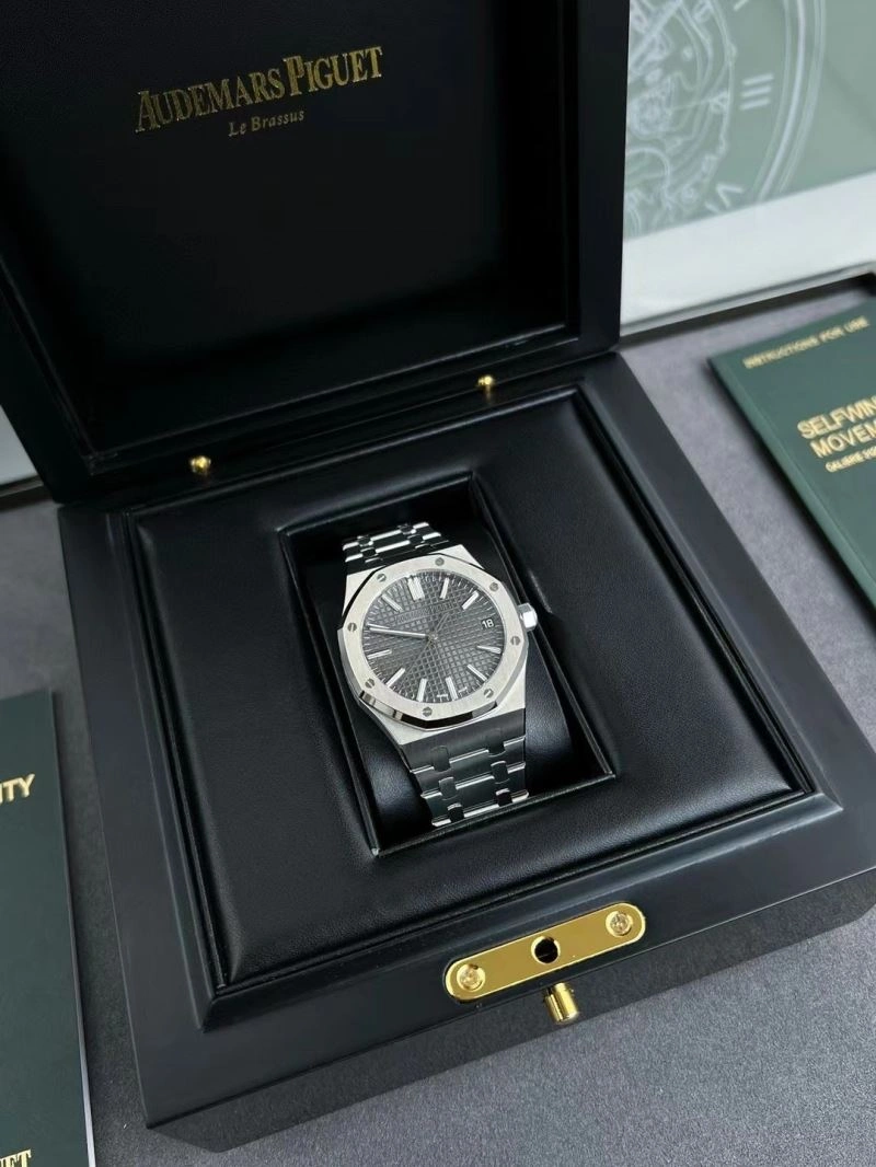 Indistinguishable AP Watches