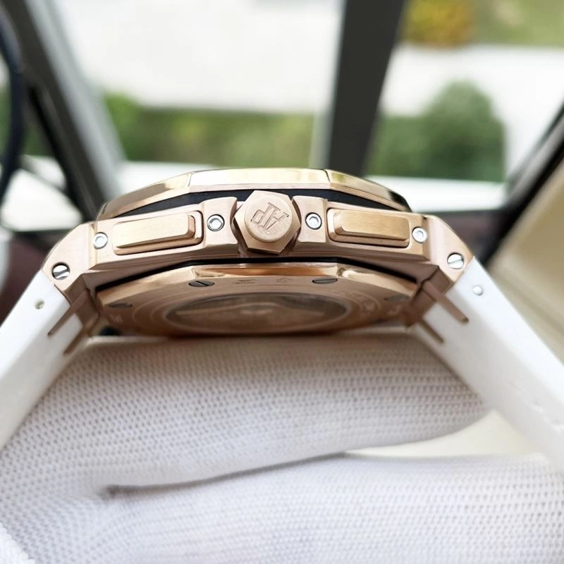 Indistinguishable AP Watches