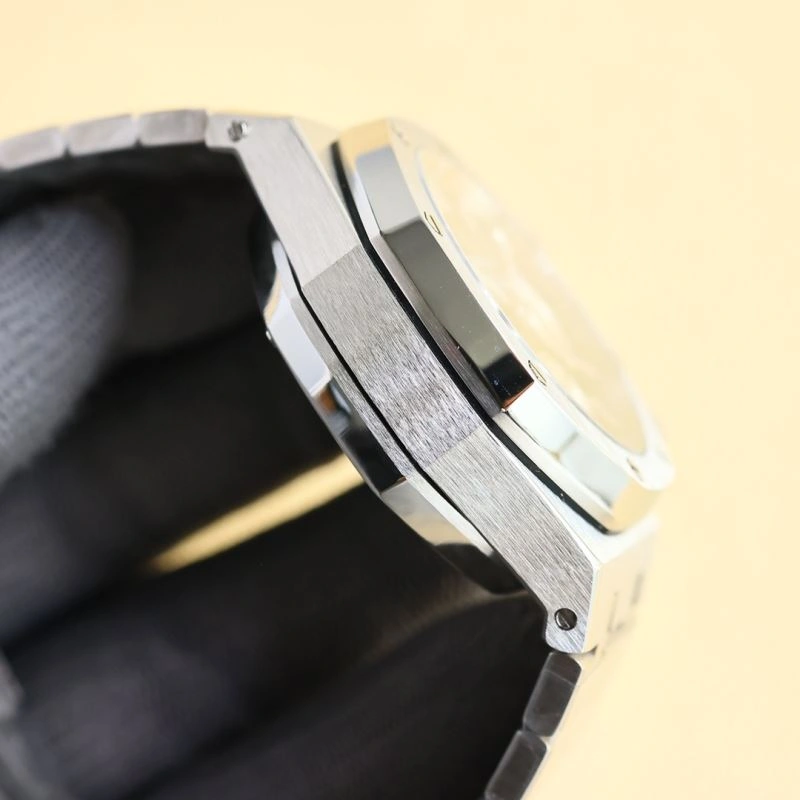 High accuracy AP Watches