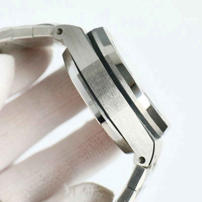 Indistinguishable AP Watches