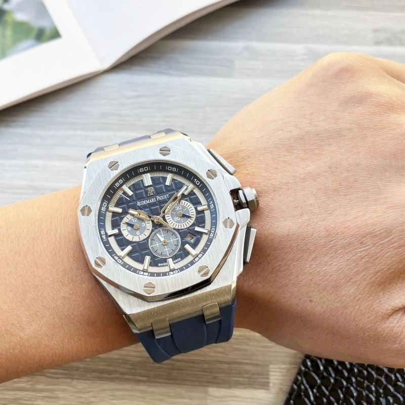 Indistinguishable AP Watches