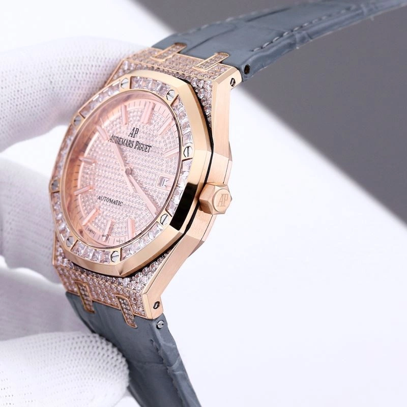 Indistinguishable AP Watches