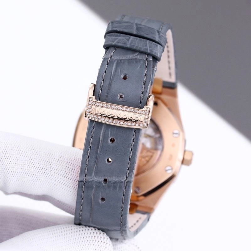 Indistinguishable AP Watches