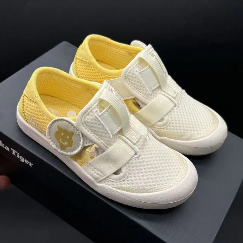 Indistinguishable ASICS SHOES