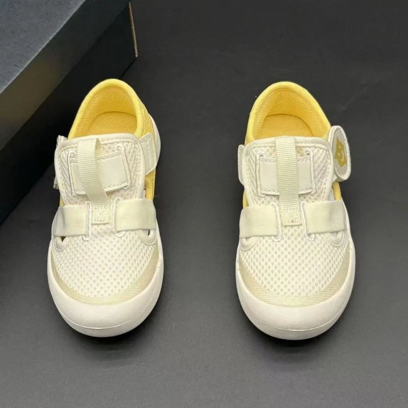 Indistinguishable ASICS SHOES