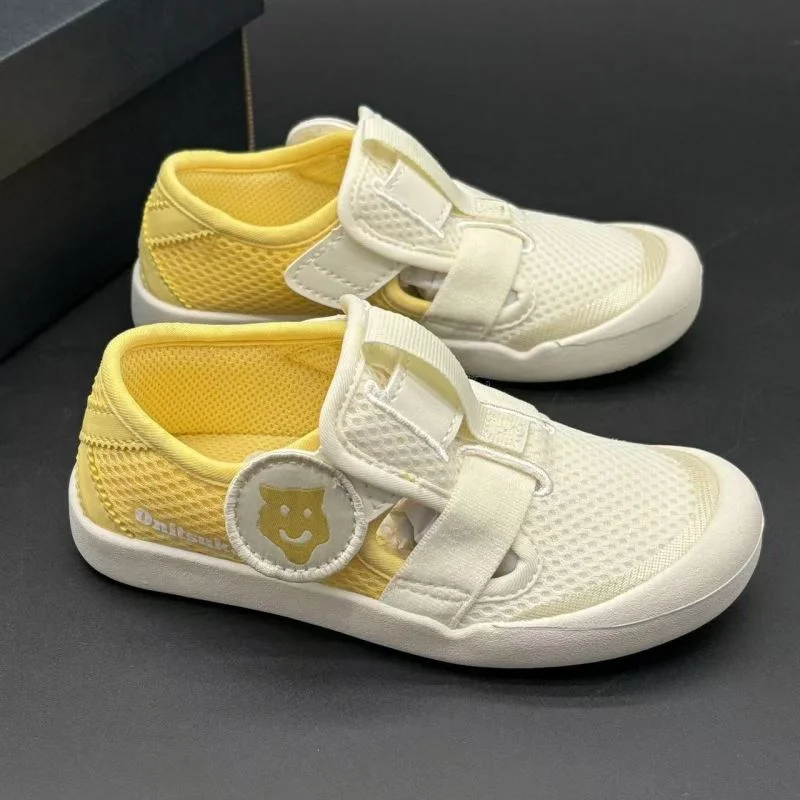 Indistinguishable ASICS SHOES