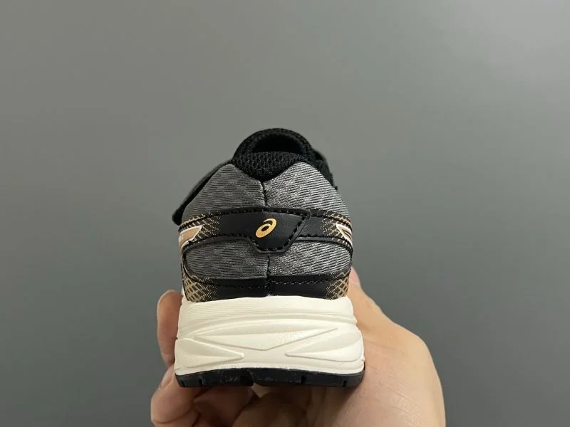 Low-cost ASICS SHOES