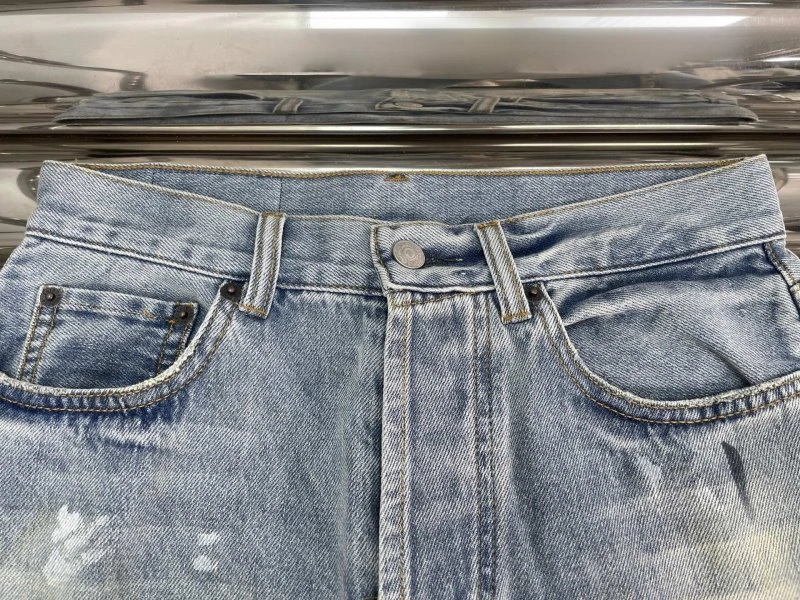 Accurate model Acne Jeans