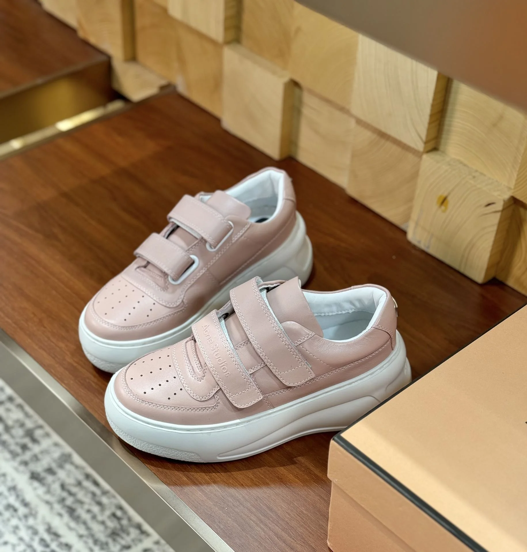 Accurate model Acne Studio Shoes