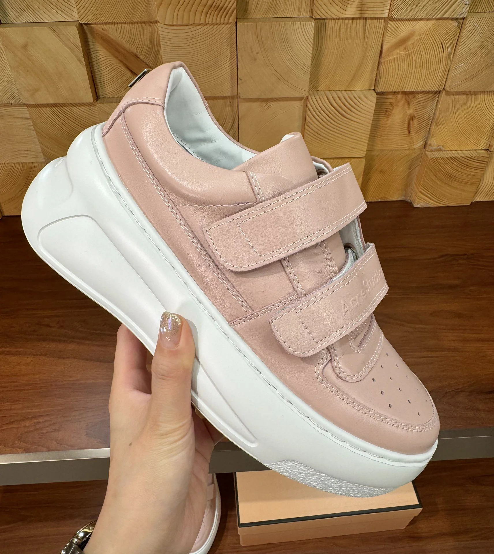 Accurate model Acne Studio Shoes