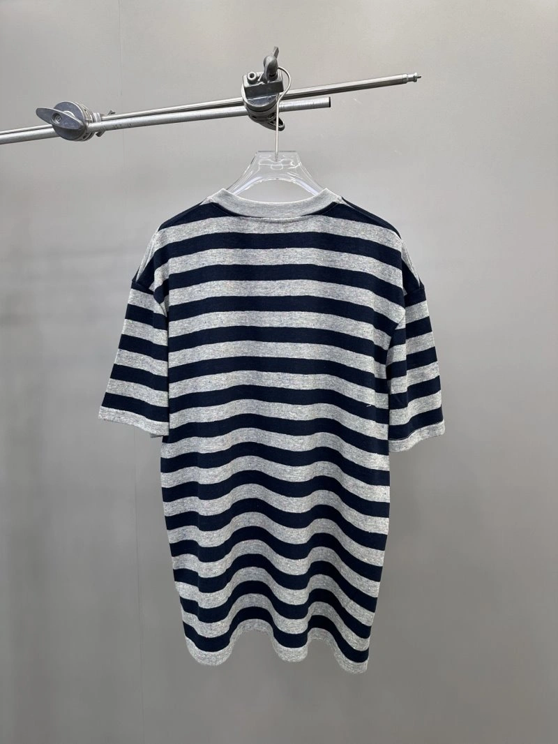Accurate model Acne T-Shirts