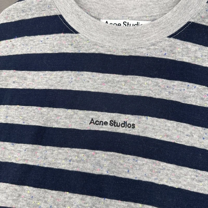 Accurate model Acne T-Shirts