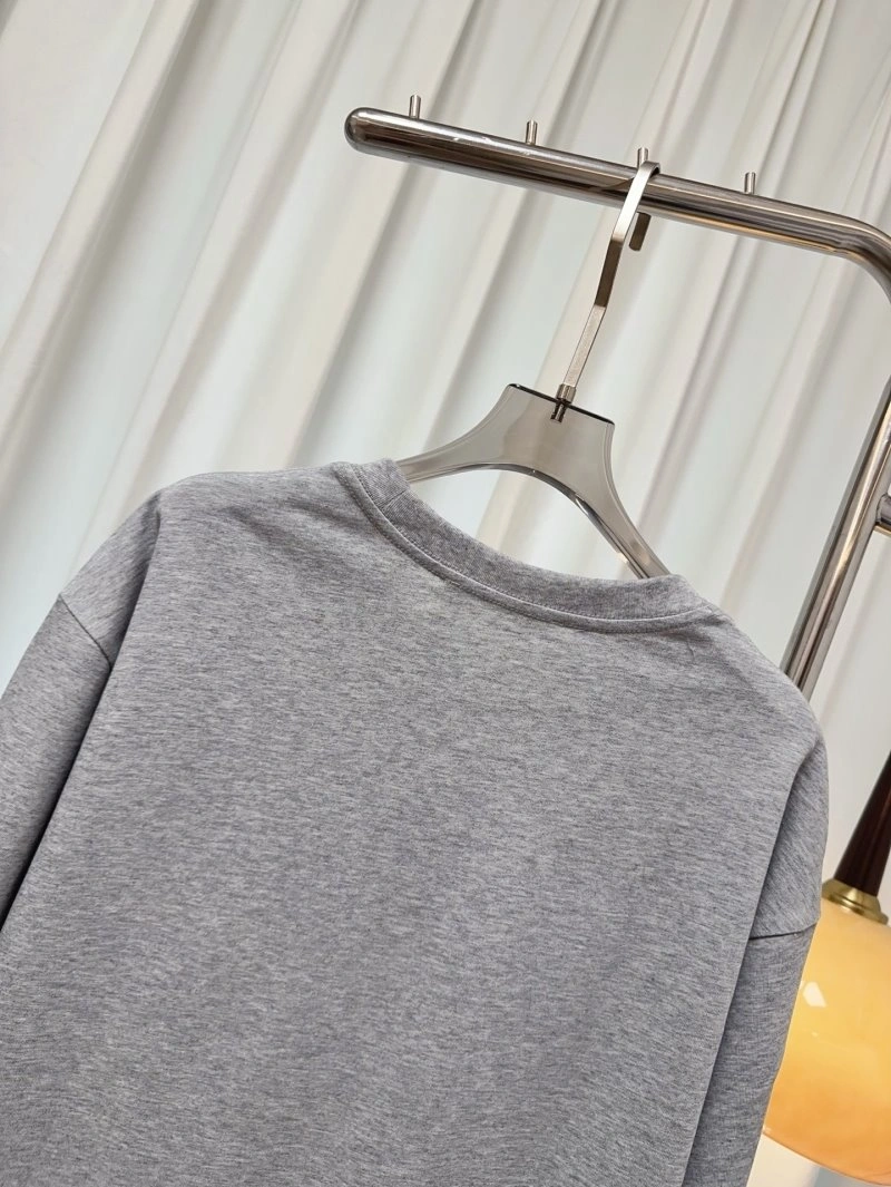 Accurate model Acne T-Shirts