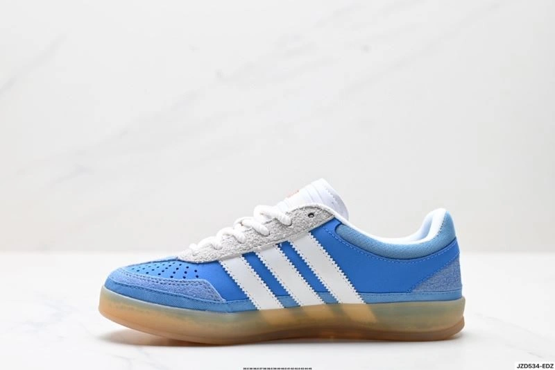 Top mirror Adidas Gazelle Shoes