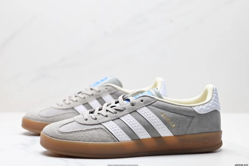 Top mirror Adidas Gazelle Shoes