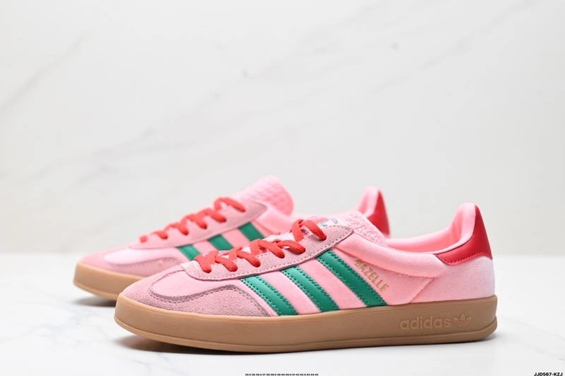 Top mirror Adidas Gazelle Shoes