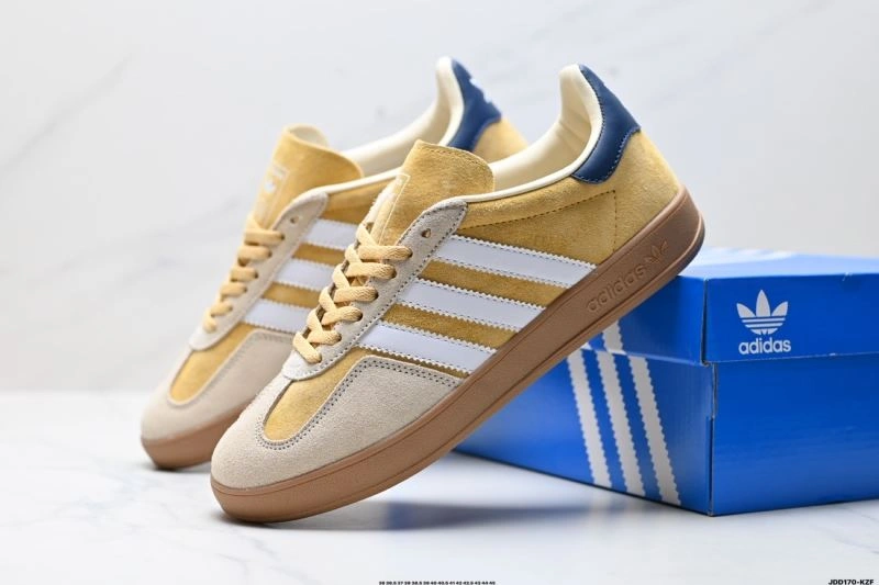 Top mirror Adidas Gazelle Shoes