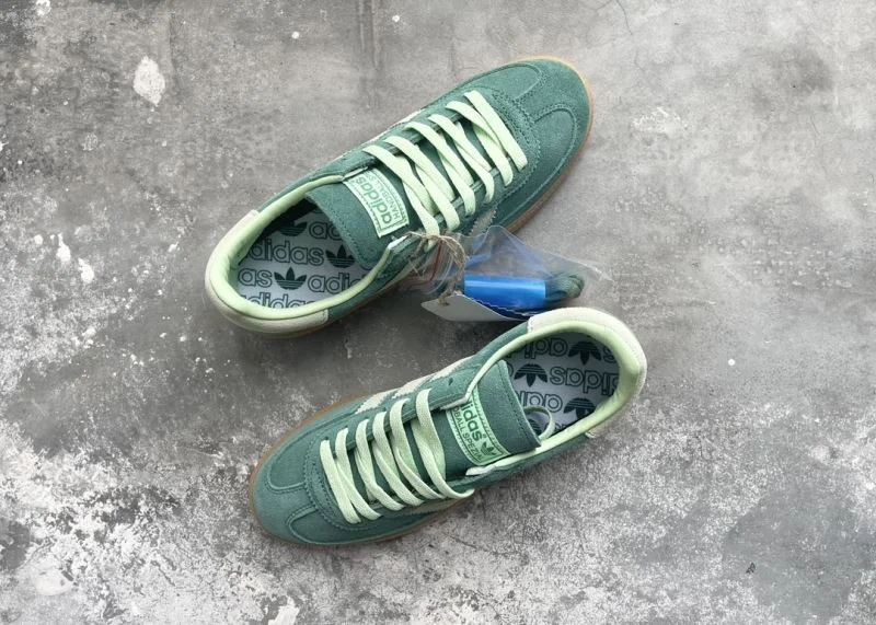 Low-cost Adidas Handball Shoes