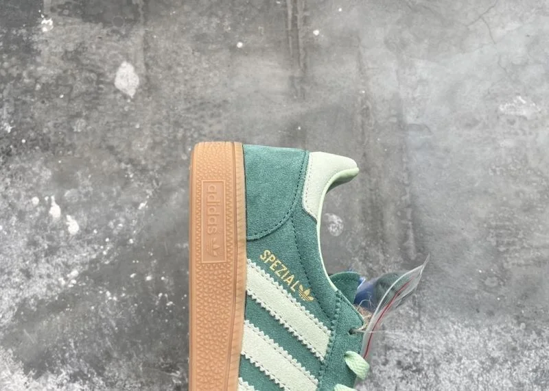 Low-cost Adidas Handball Shoes