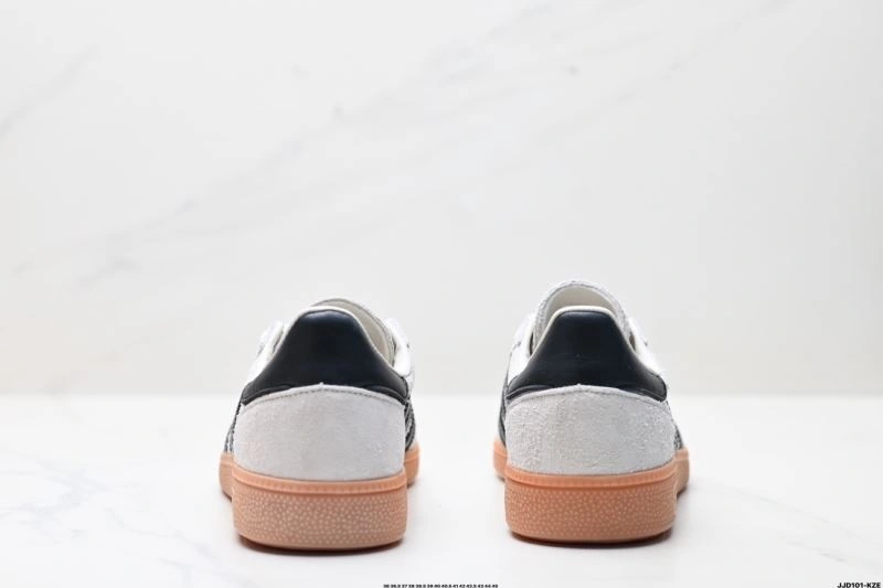 Low-cost Adidas Handball Shoes