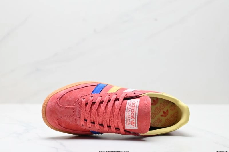 Top mirror Adidas Handball Shoes