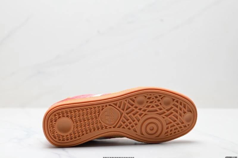 Top mirror Adidas Handball Shoes