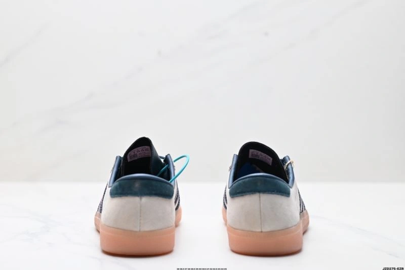 Top mirror Adidas Other Shoes