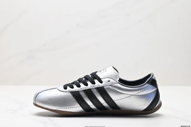 Top mirror Adidas Other Shoes