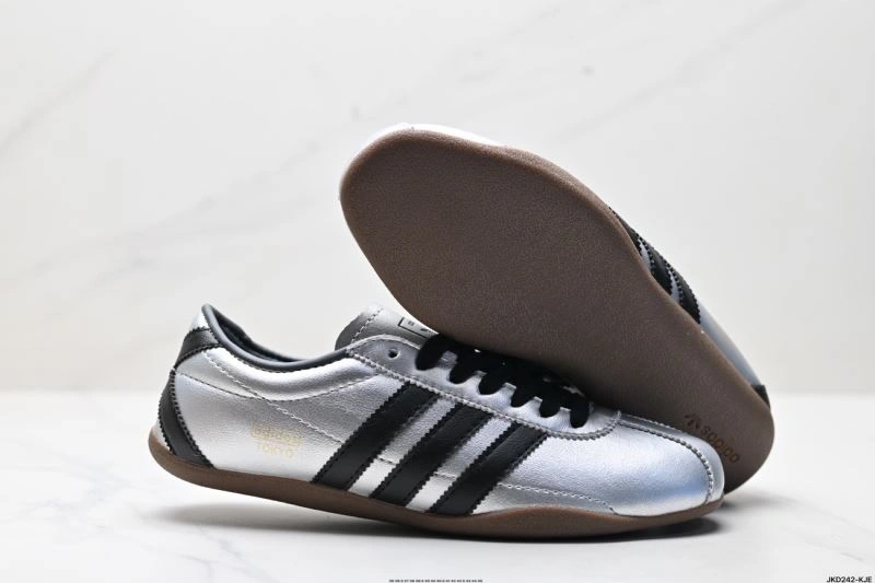 Top mirror Adidas Other Shoes
