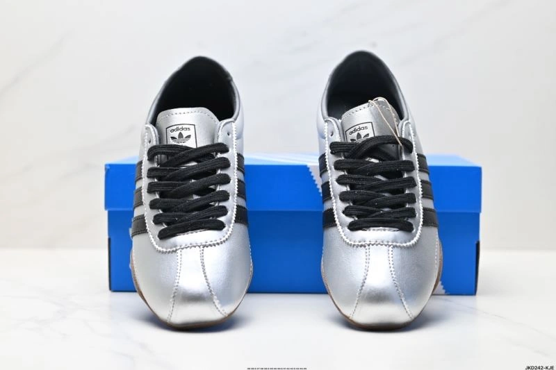 Top mirror Adidas Other Shoes