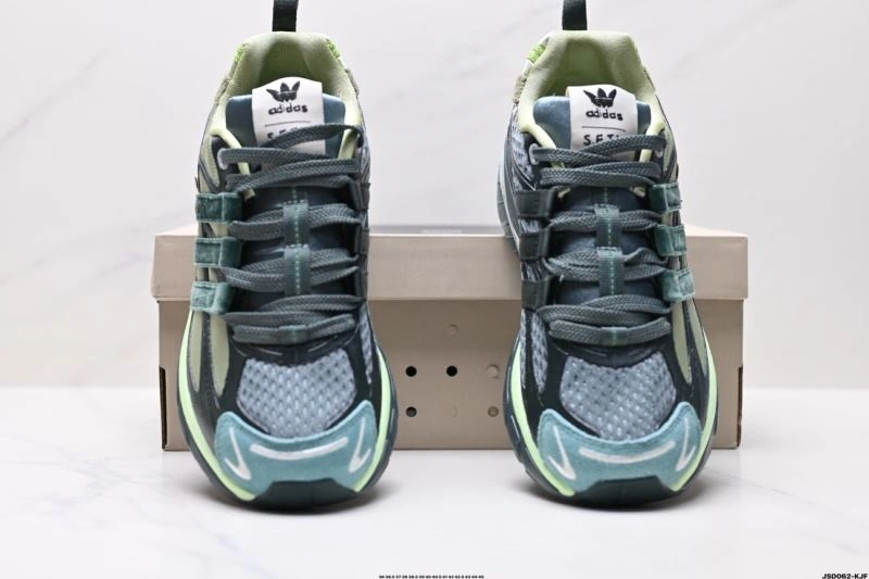 Top mirror Adidas Other Shoes