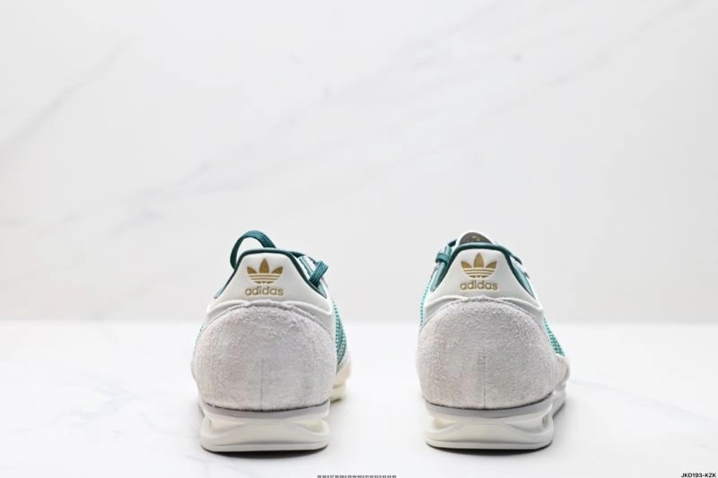 Top mirror Adidas SL Shoes