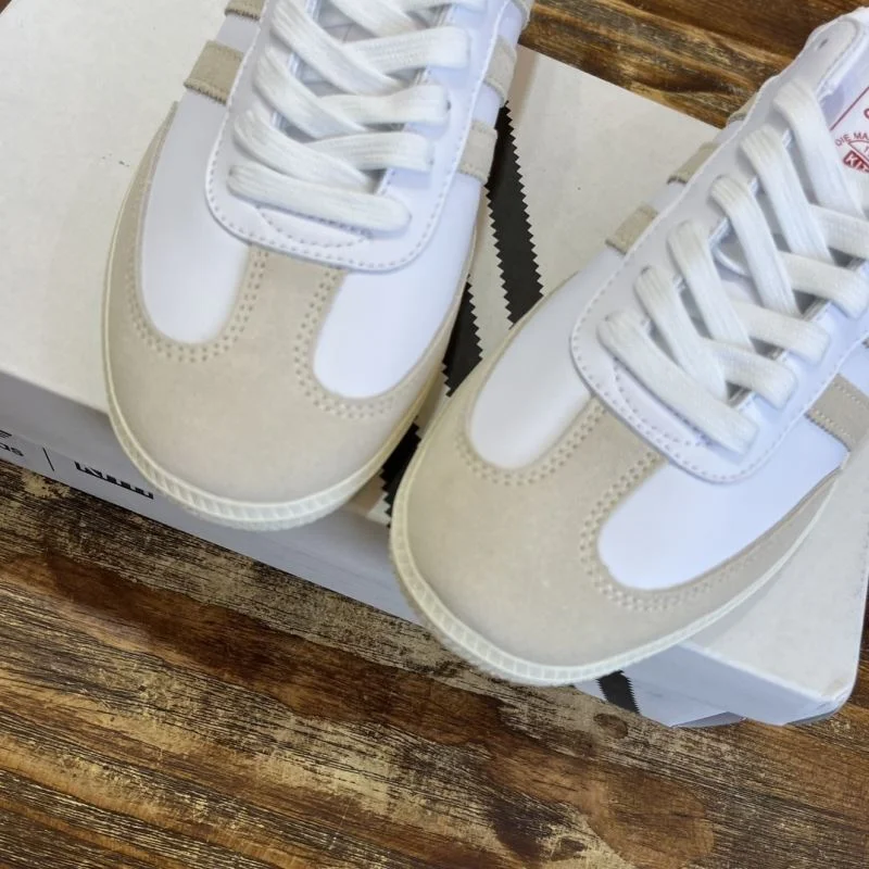 Low-cost Adidas Samba Shoes