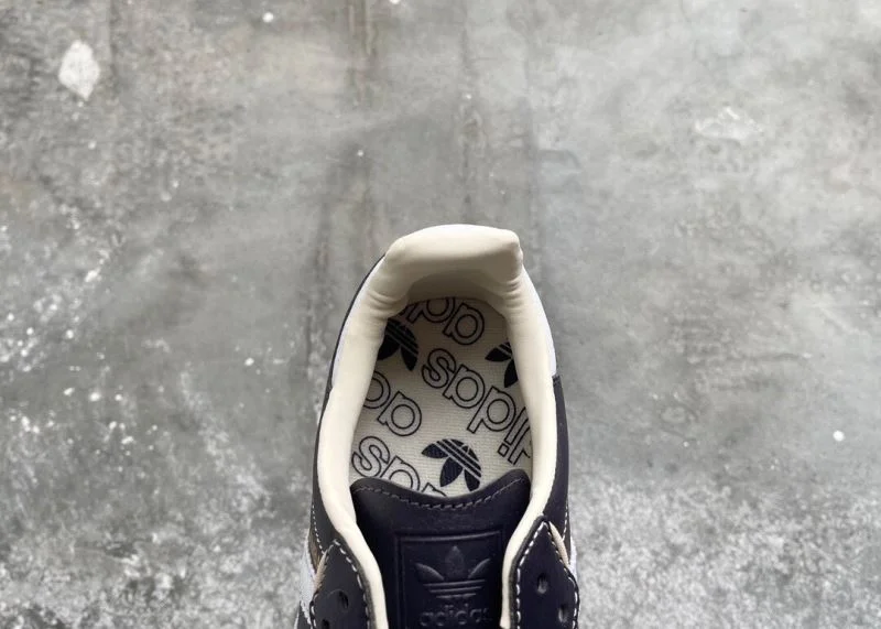 Brand-authenticated Adidas Samba Shoes
