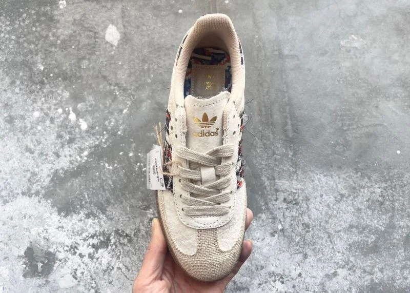 Low-cost Adidas Samba Shoes