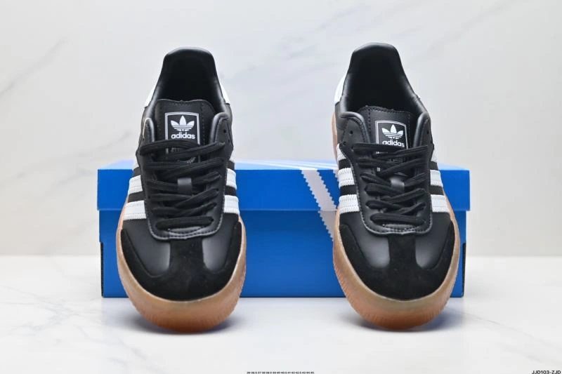 Low-cost Adidas Samba Shoes