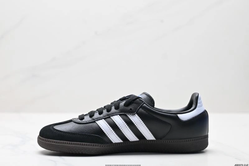 Top mirror Adidas Samba Shoes