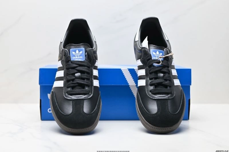 Top mirror Adidas Samba Shoes